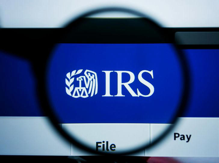 Confirmado: IRS vigila las cuentas bancarias de los contribuyentes y ...