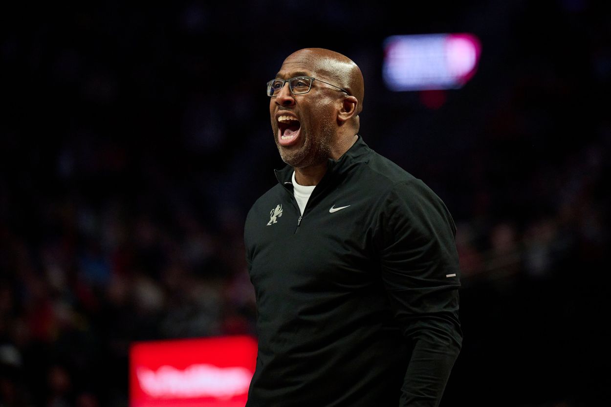 Knicks expected to pursue 2 available head coaches as search drags on