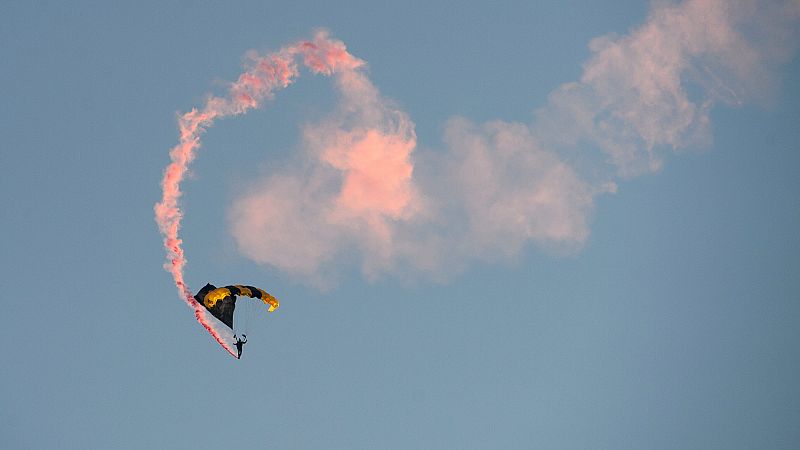 Military show 'Twilight Tattoo' draws crowds as US Army prepares for parade