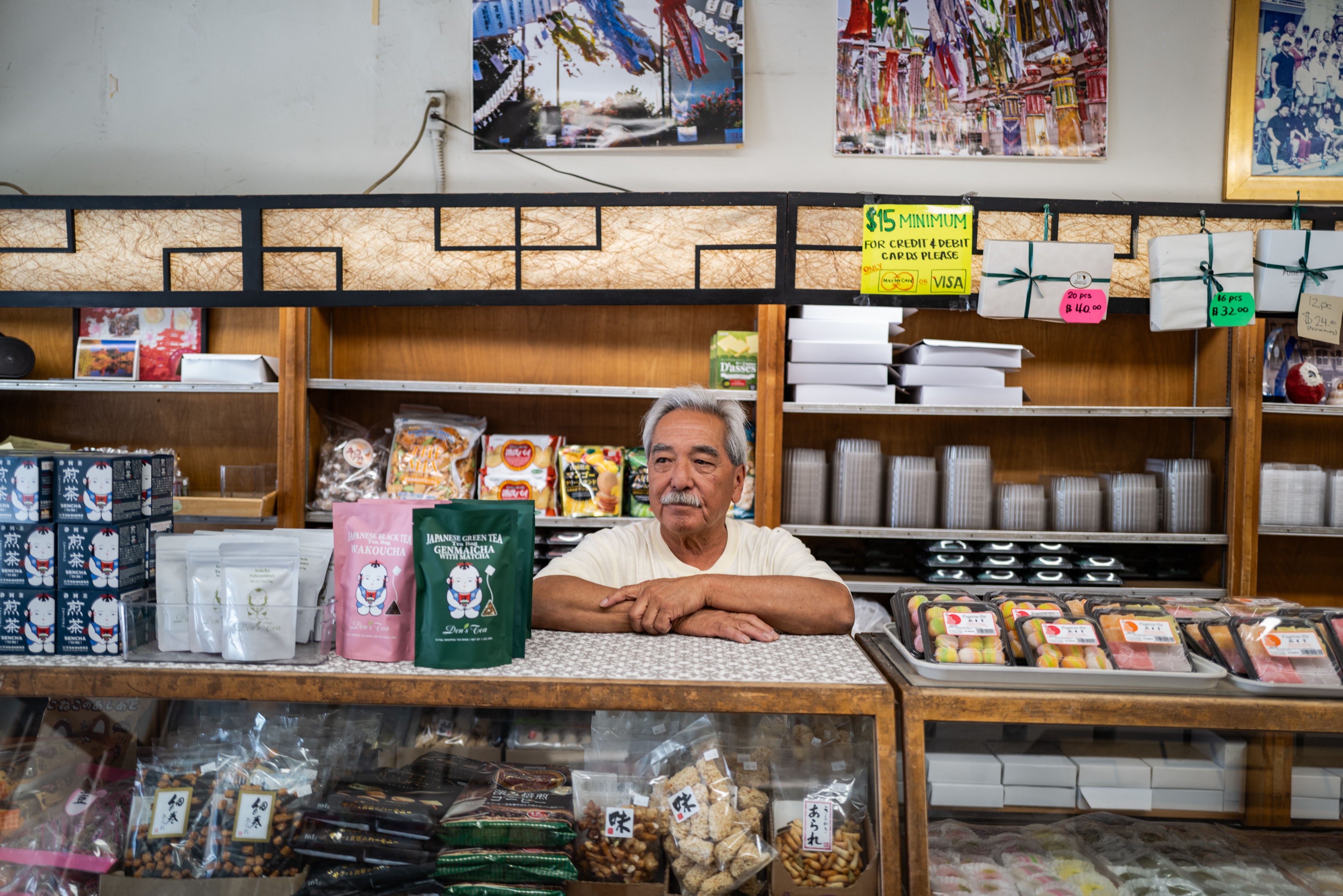 Solidarity and dismay in a neighborhood on the edge of the L.A. protests