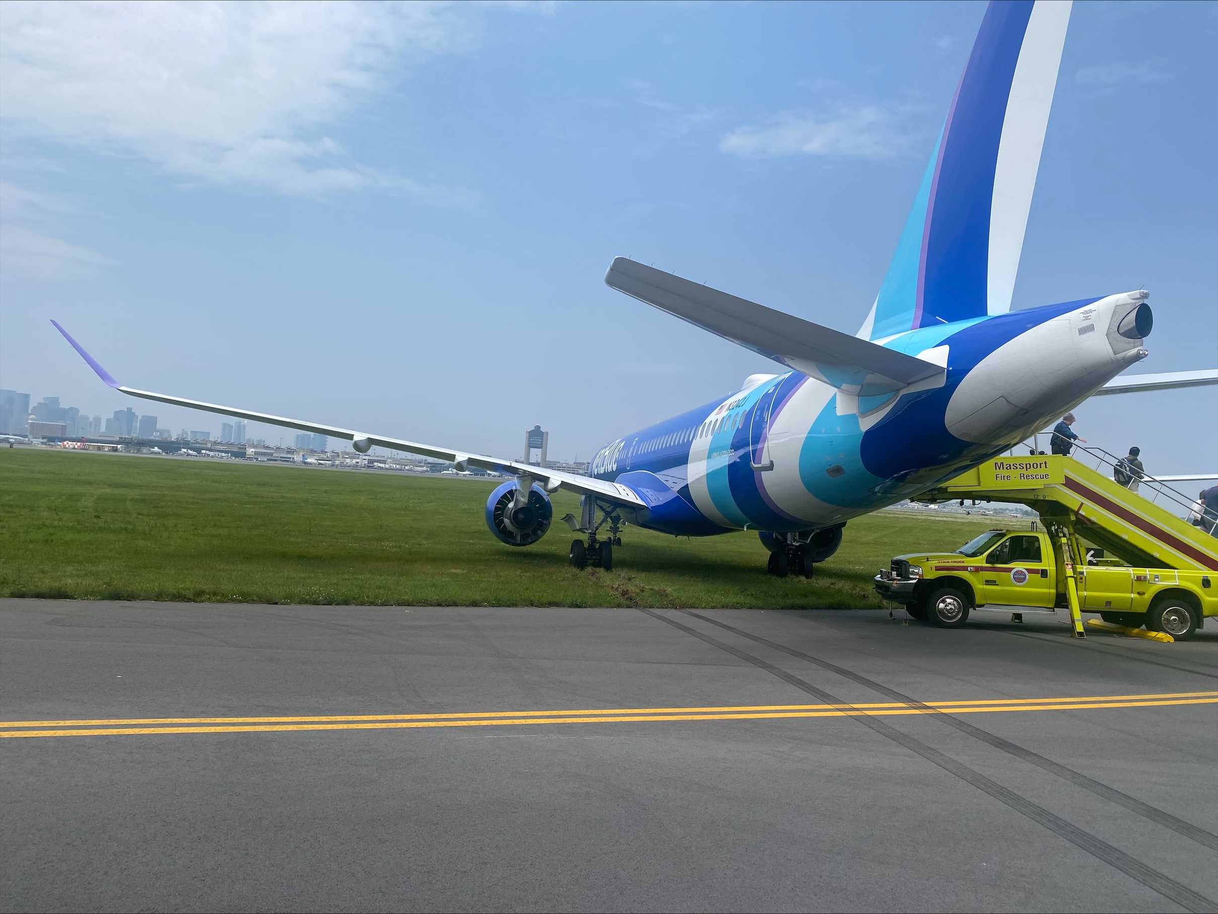 Video of JetBlue plane veering off Logan runway released