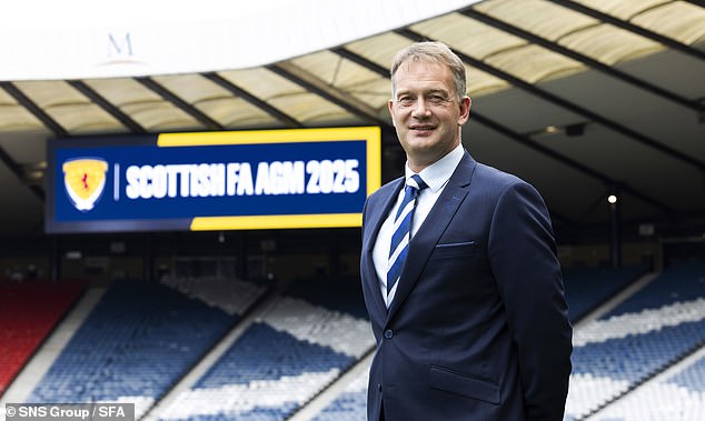 THE GREAT UNKNOWN: SFA chief Maxwell is NOT planning talks with Steve ...