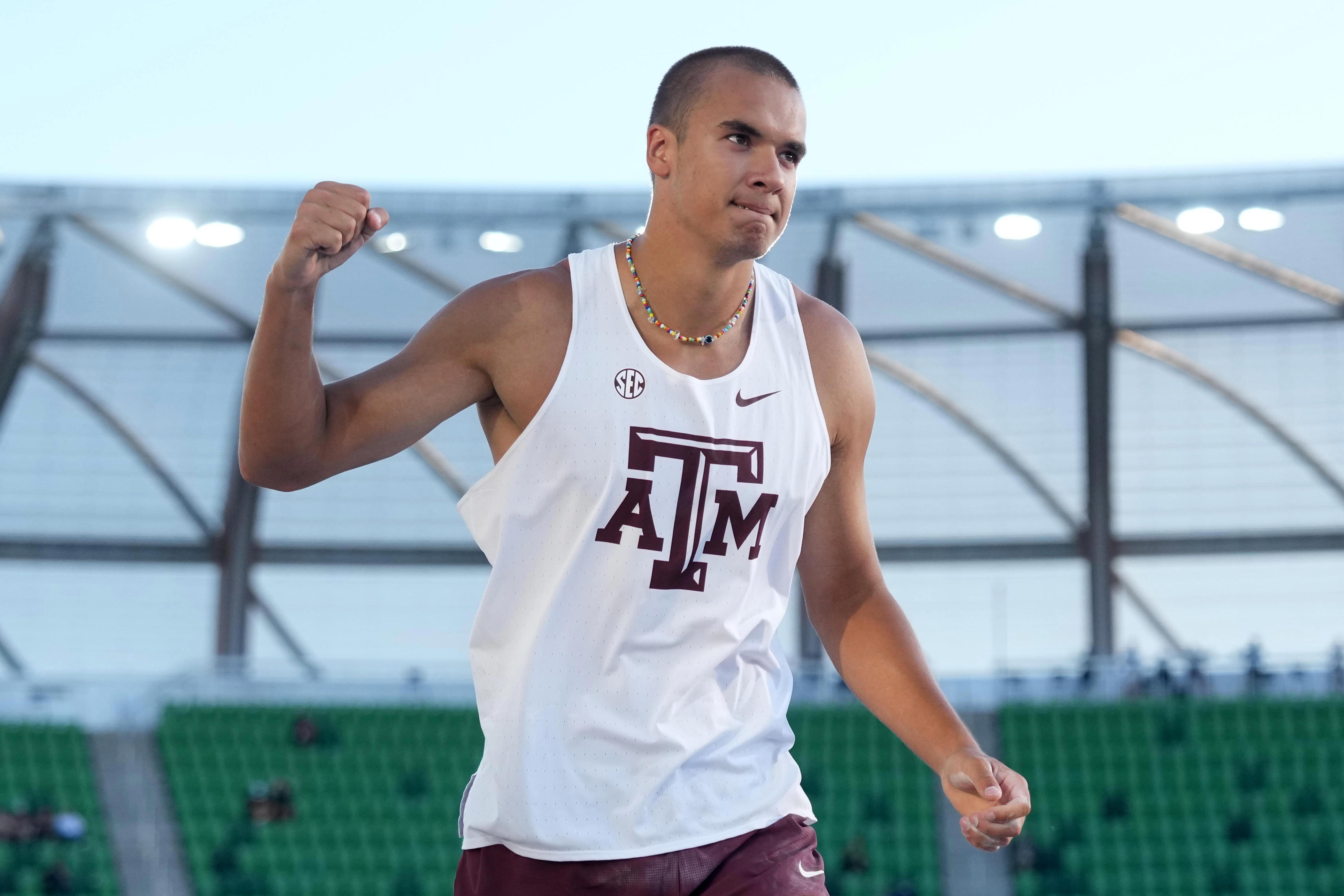 Texas A&M pole vaulter crowned NCAA Champion in dramatic finish