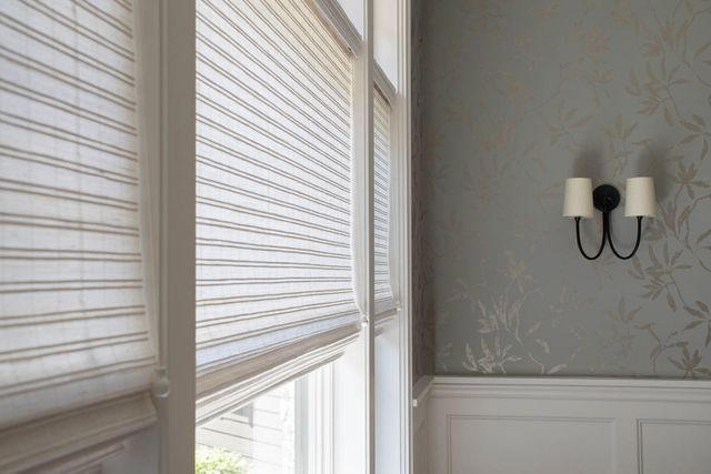 6 Decorating Tricks Minimalists Swear by to Keep Small Spaces Airy and ...