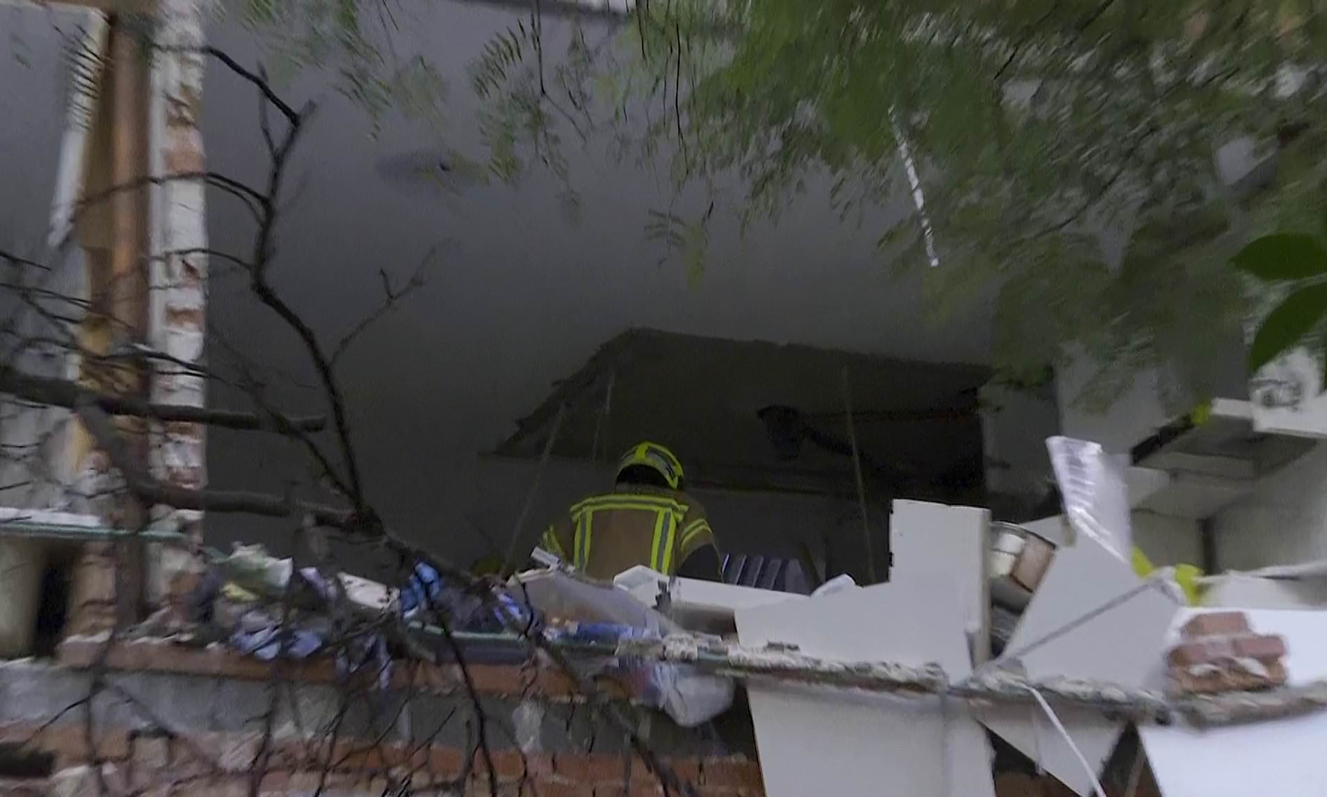 Sydney apartment building explodes: Two people injured, several ...