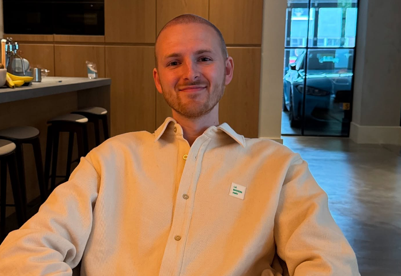 Bankzitter Koen van Heest open over haartransplantatie: 'Wil taboes ...