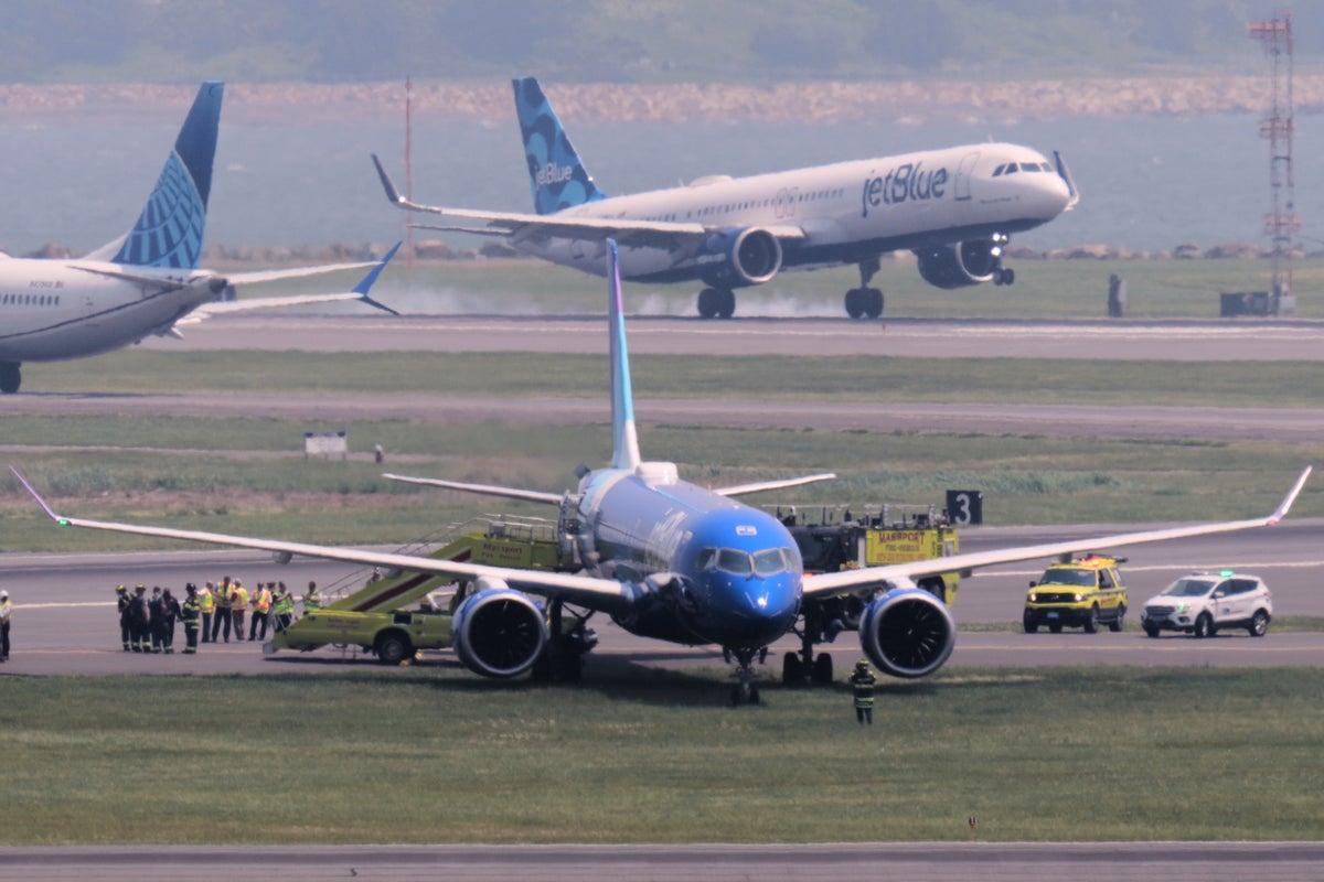 JetBlue flight from Chicago rolls off runway and into grass in Boston