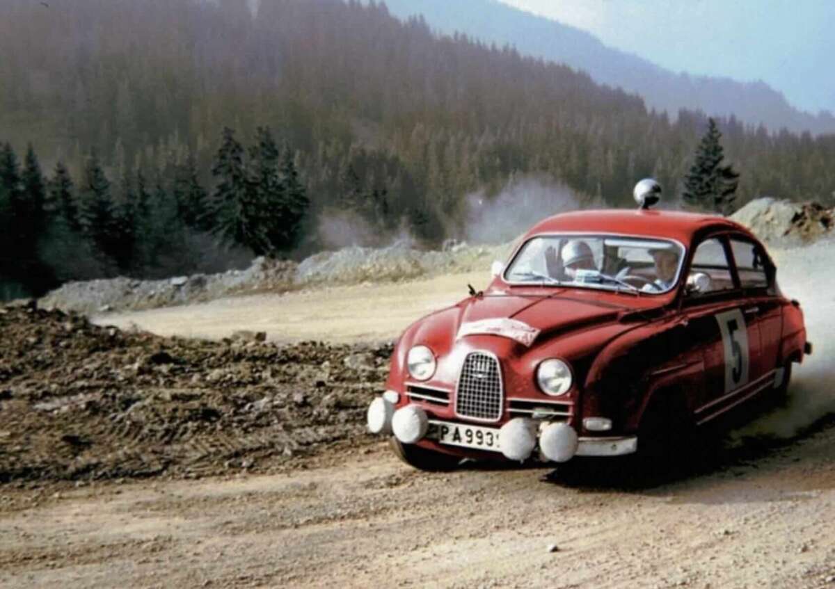 19 Colorized Photos Of The 1960s
