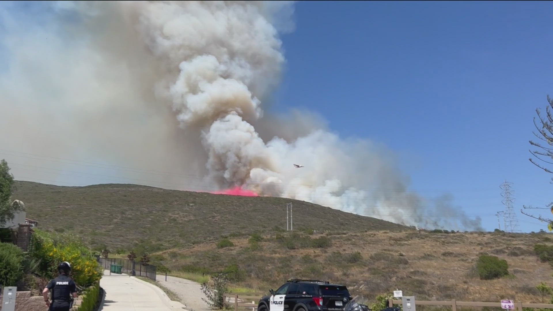 Claro Fire | Fire crews battle brush fire near Carlsbad / San Marcos border