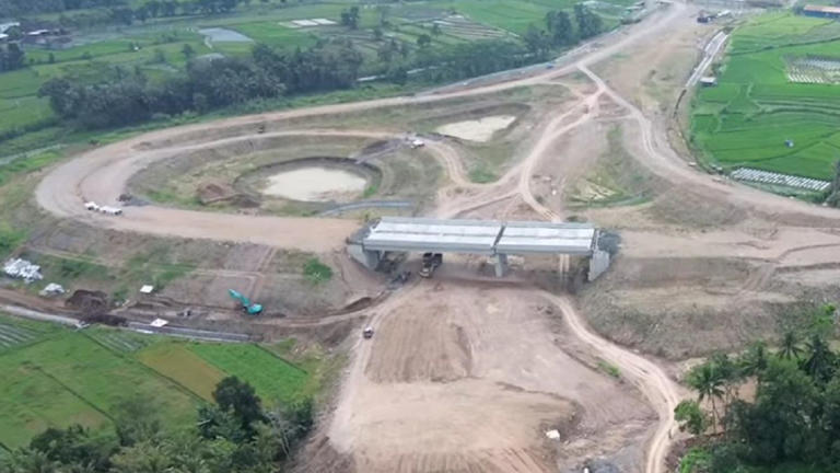 Proyek Tol Jogja–Bawen Makin Ngebut! Simpang Susun Banyurejo Hampir Jadi, Disambut Panorama ...