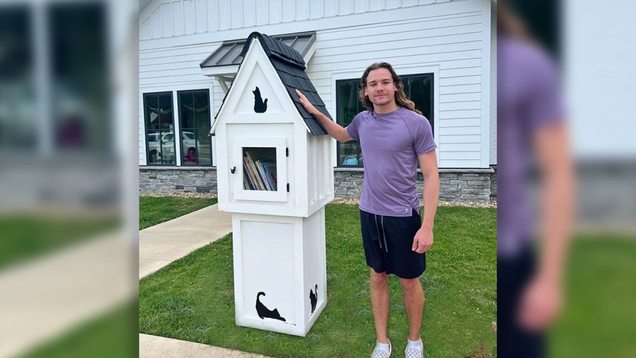 Eagle Scout builds lending library for Williamson County Animal Center