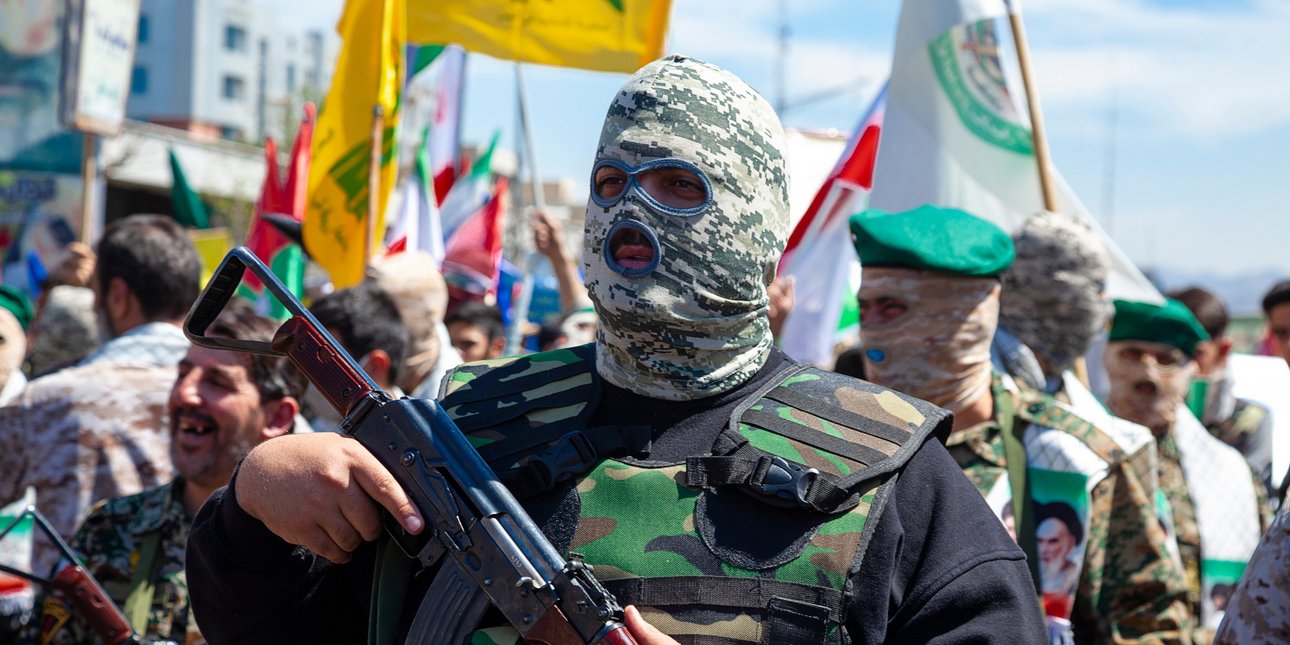 Οι ιρανικές ένοπλες δυνάμεις απειλούν με «βαριές συνέπειες» τις ΗΠΑ ...