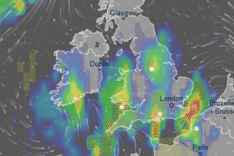 UK weather maps show deluge of rain tonight – see full list of areas ...