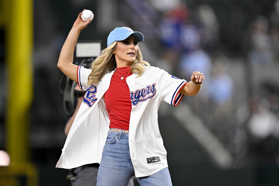 Memorable ceremonial first pitches from the 2025 MLB season, in photos