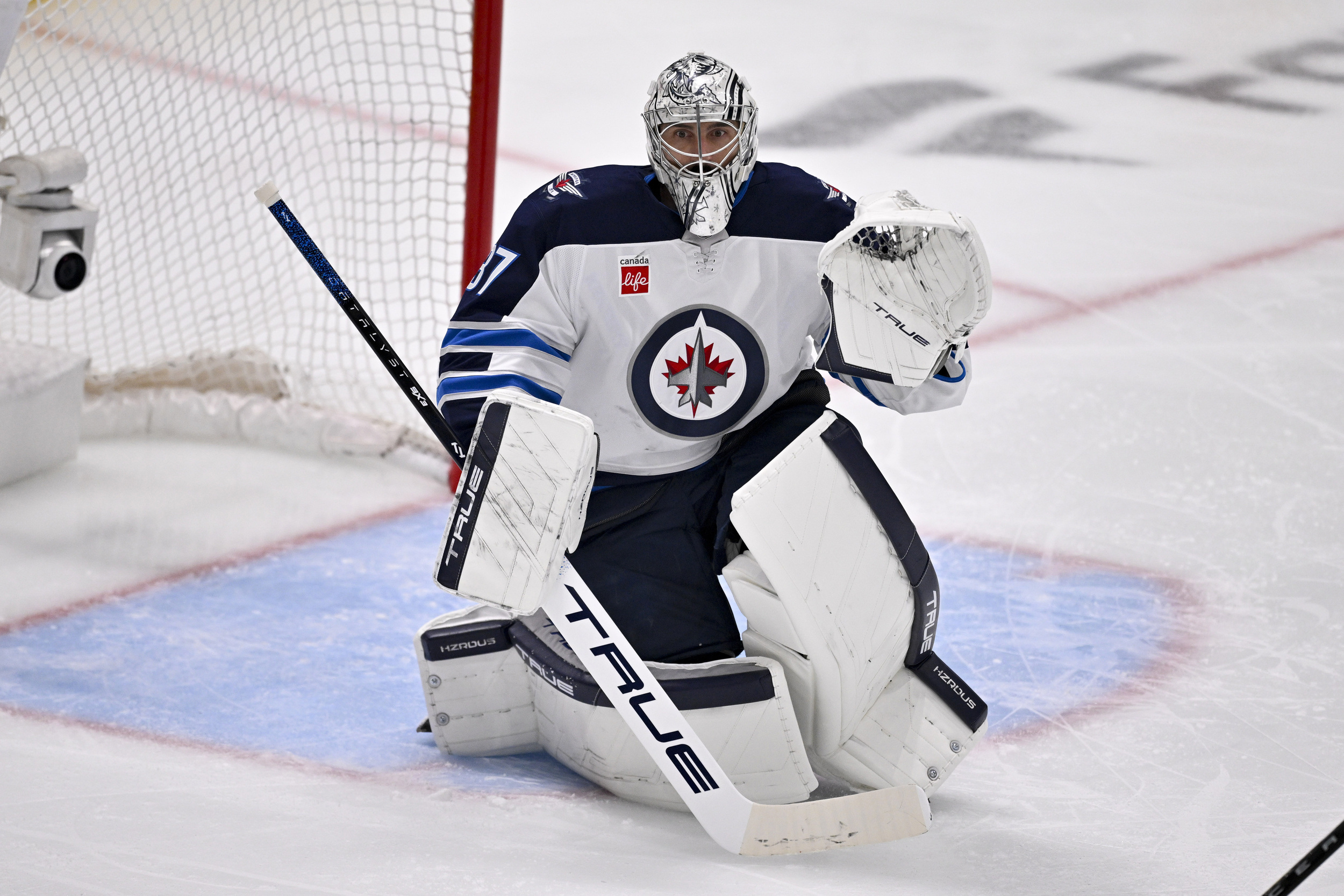 Jets’ Connor Hellebuyck wins 2025 Vezina and Hart Trophies Jets’ Connor Hellebuyck wins 2025 Vezina and Hart Trophies