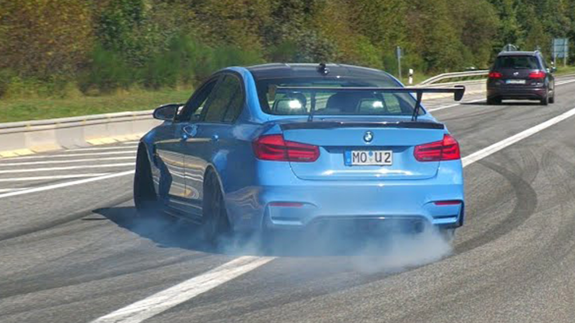 Auto Modificate in Uscita dal Nürburgring Tankstelle – Drift BMW ...
