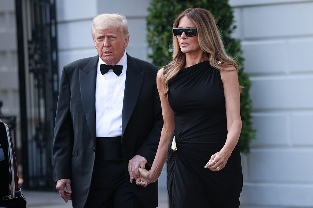 Donald Trump makes offhand comment about Melania's holiday decor during ...