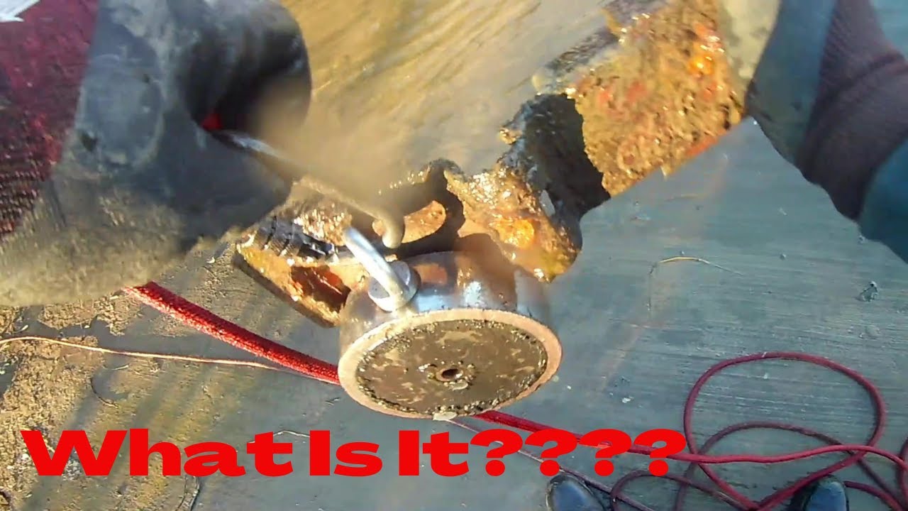 Old Tracks, Hidden Treasures – Magnet Fishing Beneath a Railroad Bridge