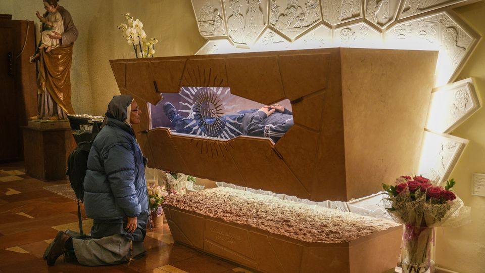 Italian teenager Carlo Acutis to become first millennial saint on ...