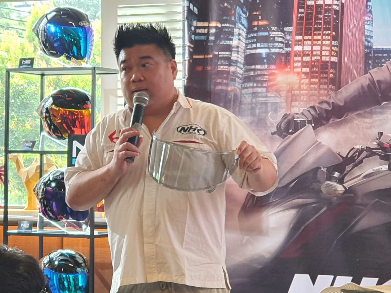 NHK Luncurkan Visor Helm Canggih, Tetap Jernih Saat Hujan dan Kabut