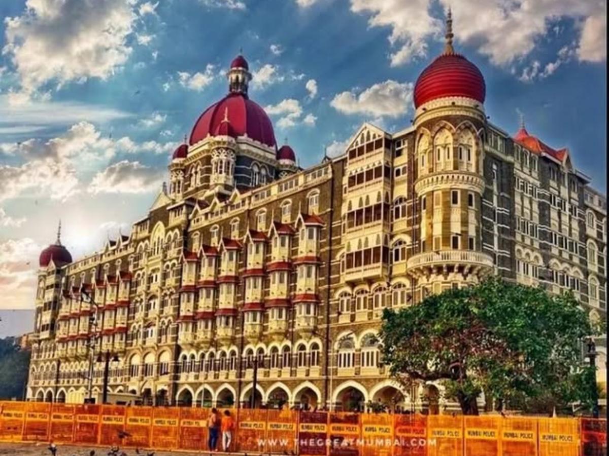 Experience Mumbai: A Unique Walk Through Stories On Every Wall
