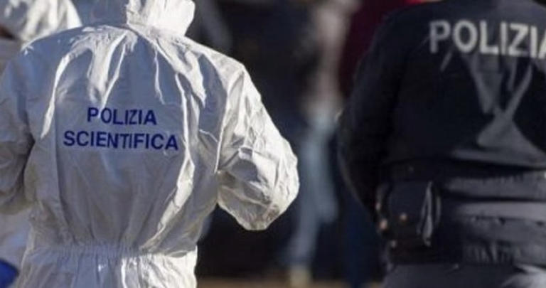 Giallo a Laurentina, frana fa riemergere ossa umane: indagini in corso