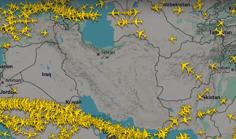 Atak Izraela. Tak wygląda teraz przestrzeń powietrzna nad Iranem [MAPA]