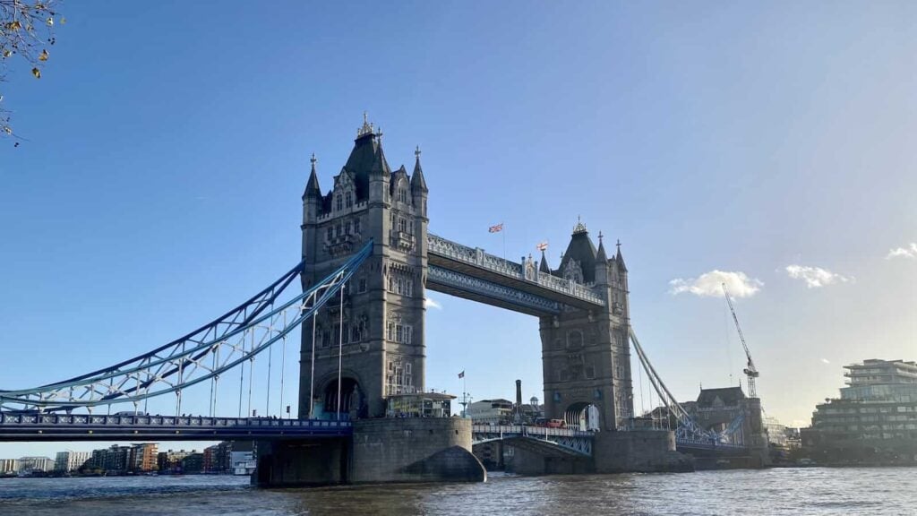 12 Things Tourists Think Are British Culture (But Brits Barely Notice)