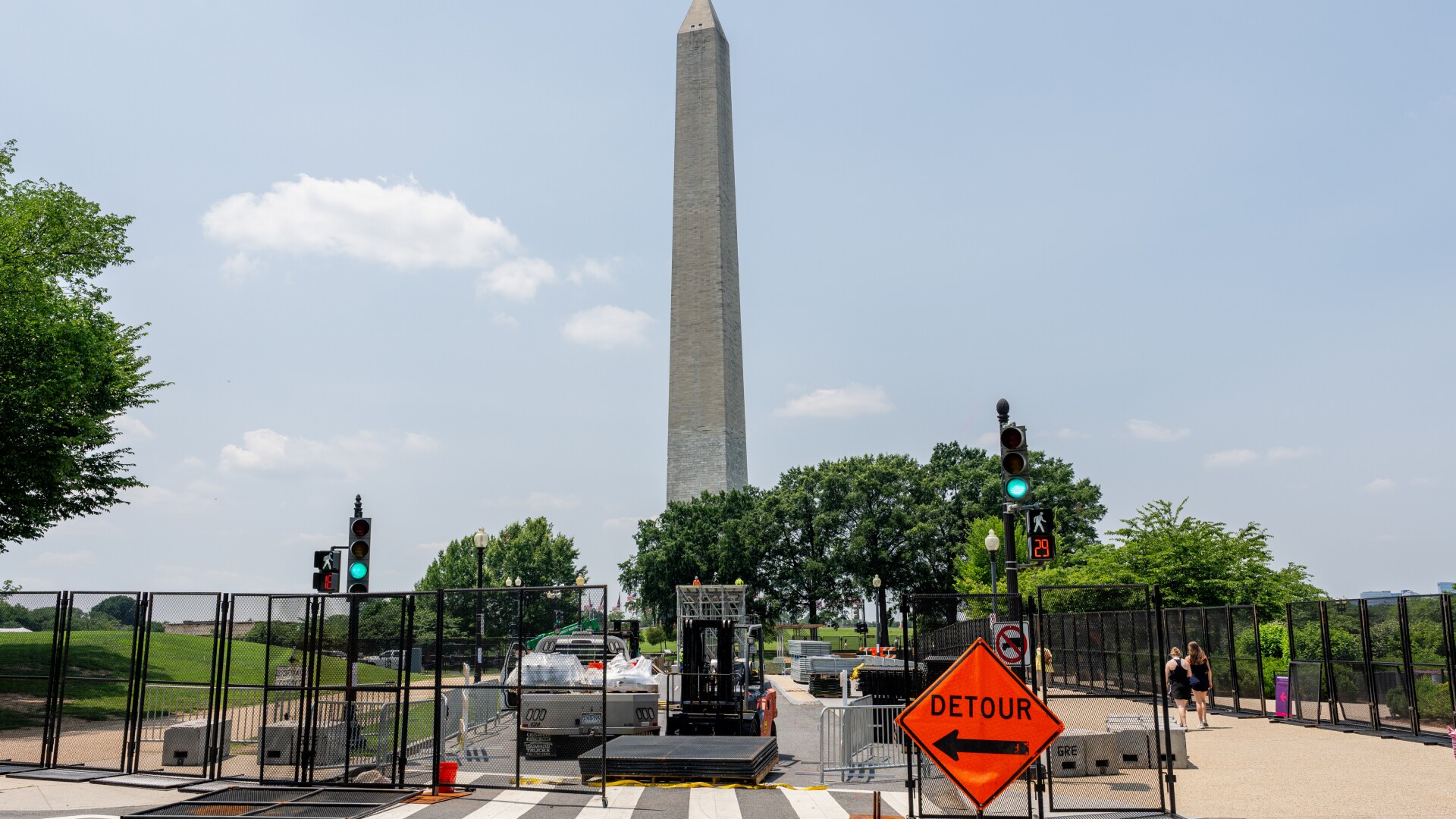 NFL will sponsor Saturday "Kids Zone" on National Mall