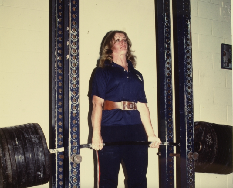 She Broke The World Deadlifting Record In 1975. Then She Spent Her Life ...