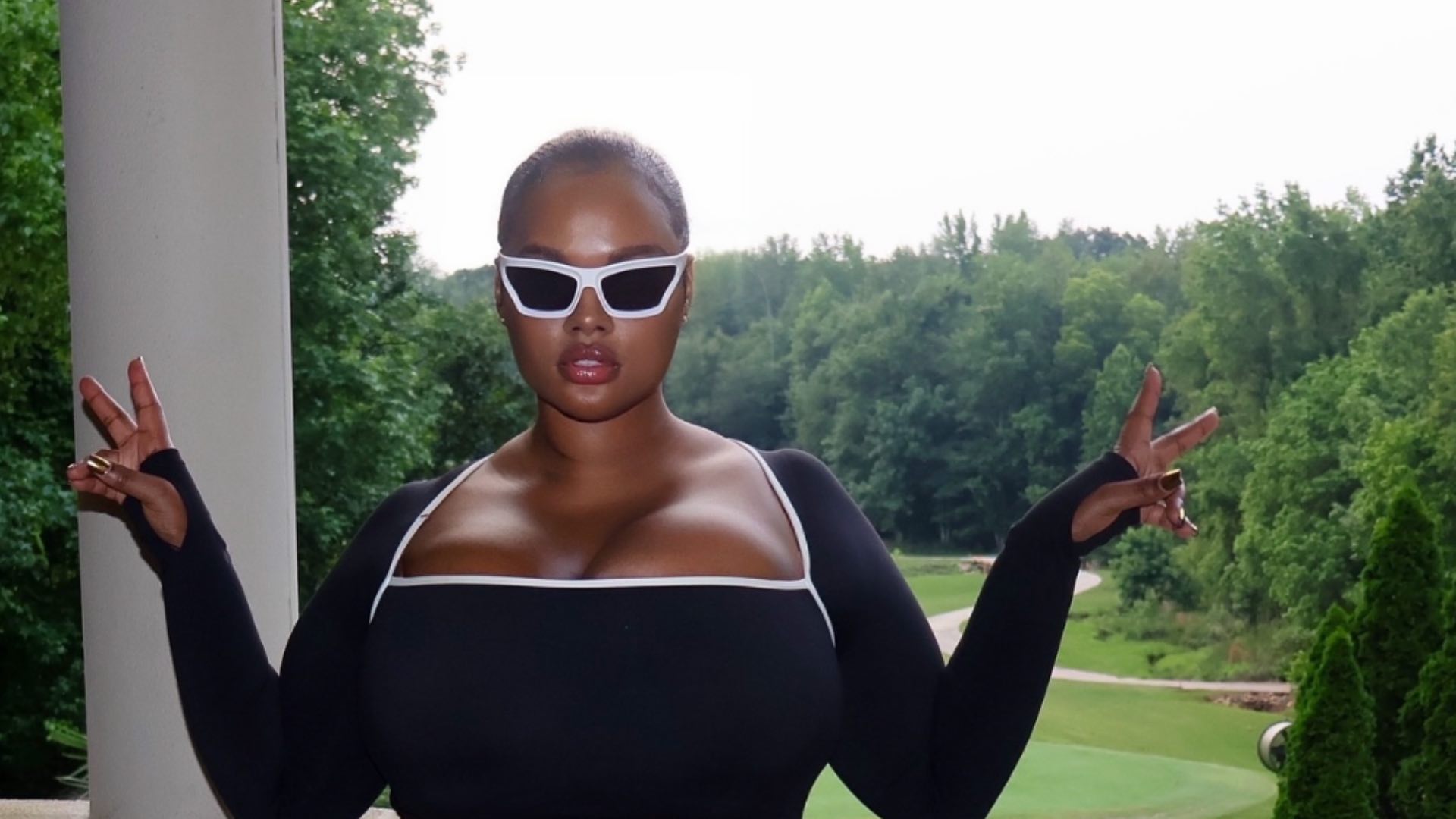 Dieses Plus-Size-Modell erfindet den sportlichen Look kraftvoll neu