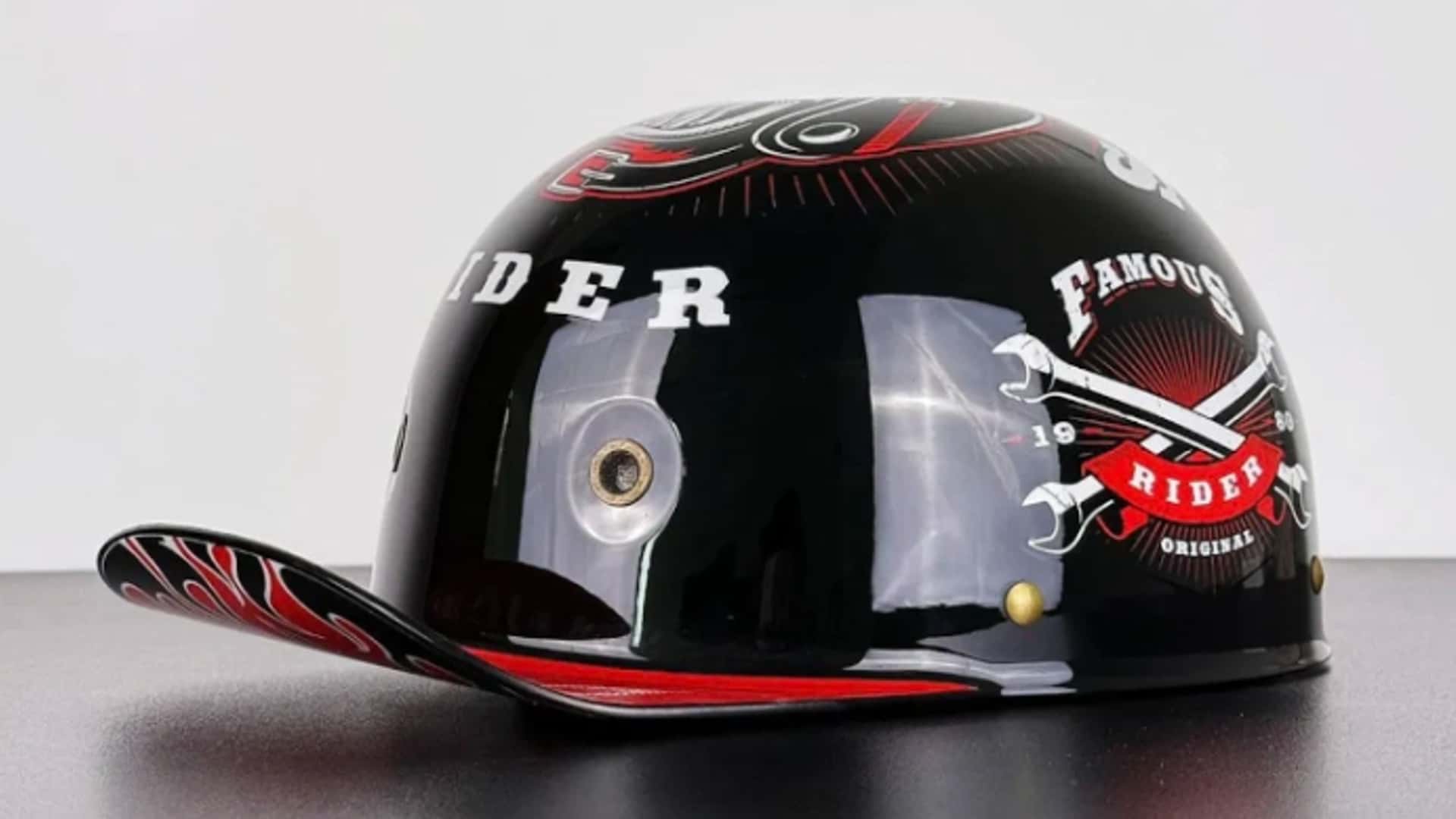 Fake Motorcycle Gear Seller Fined and Dissolved by Authorities, but It ...