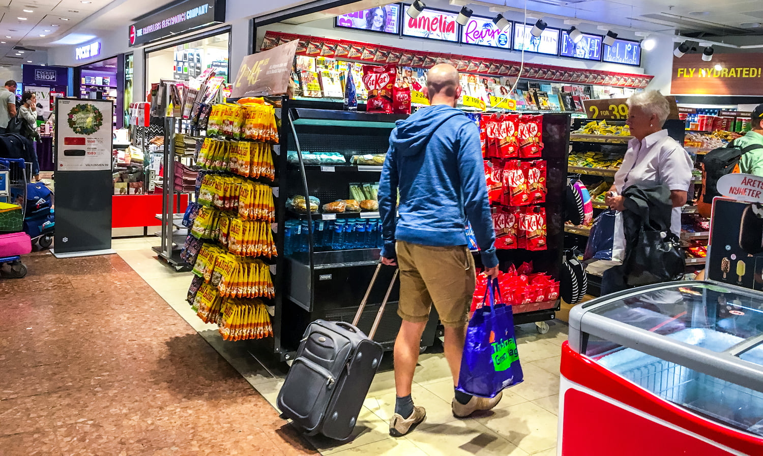 I'm a Dietitian. Here are My Top Tips for Eating Healthy at the Airport