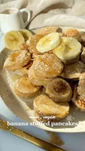 Vegan Banana Stuffed Pancakes | Easy Recipe