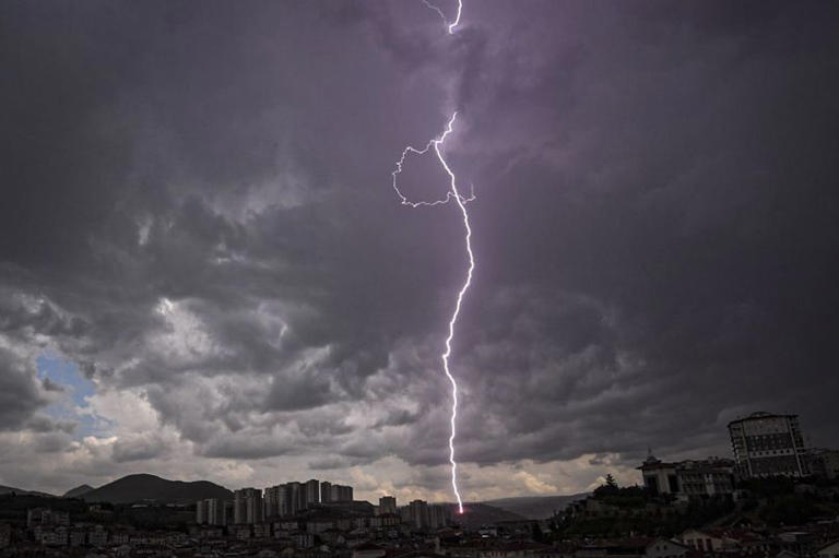 Kent thunderstorm warning upgraded by Met Office with flooding ...