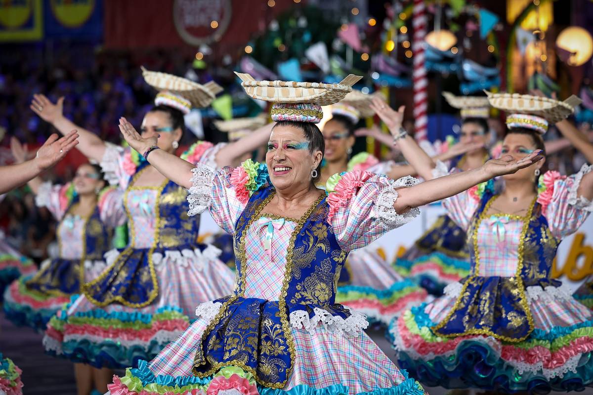 Dos concertos às grandes marchas e arraiais: um roteiro (com dicas ...