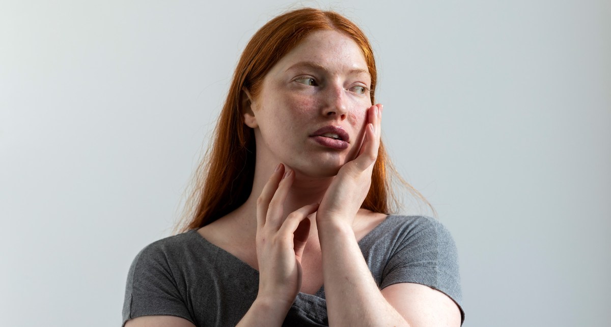 TikTok's Controversial "Caveman Method" Is Driving Dermatologists Bananas