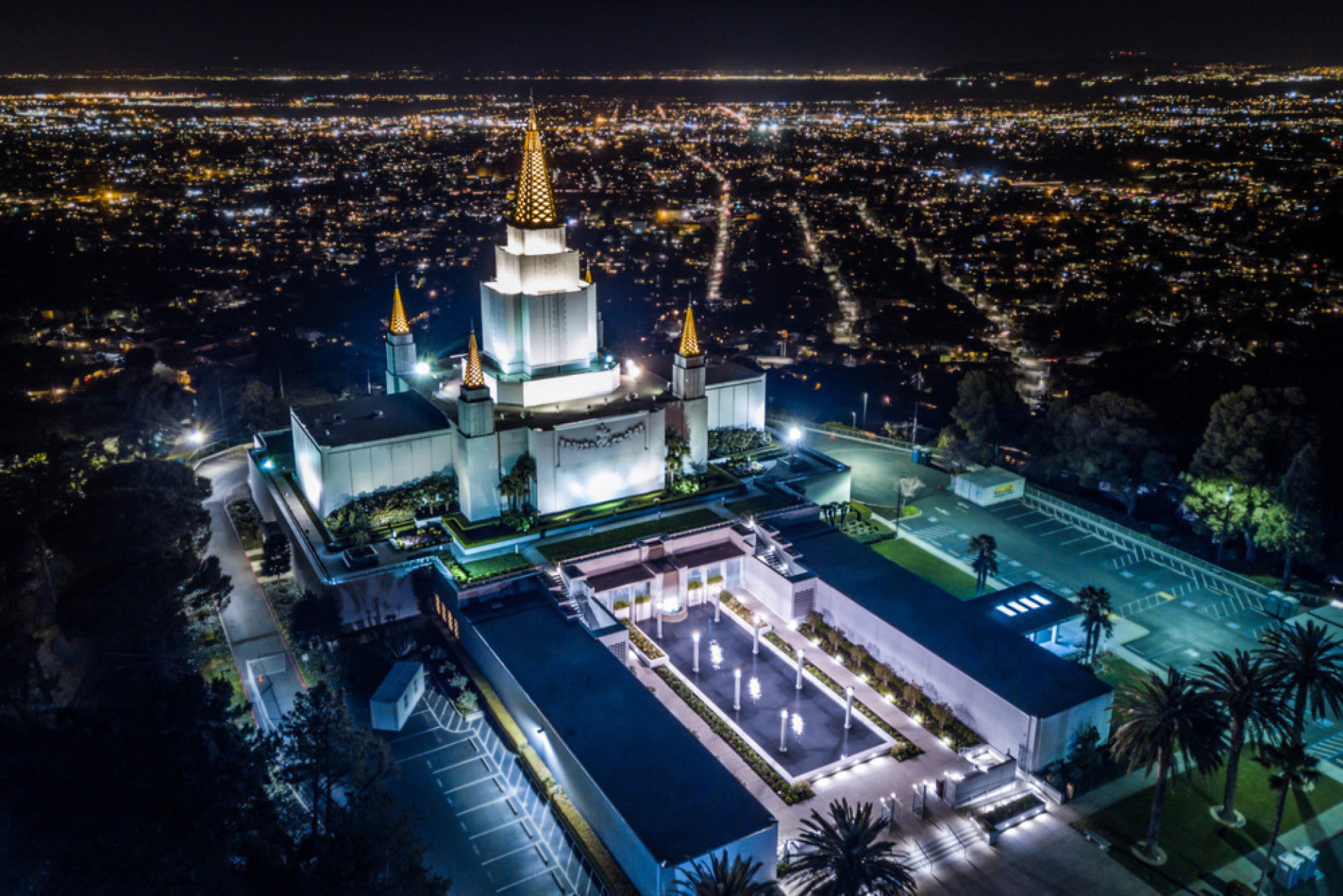 Understanding the architecture of Mormon temples
