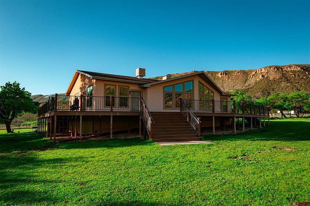 $8M Modern Ranch-style Home in Gateway with Open-Concept Design and ...