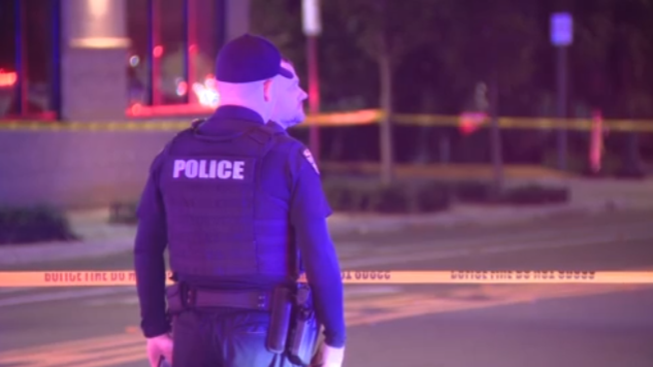 Man shot while driving in Orlando; police searching for 2 suspects