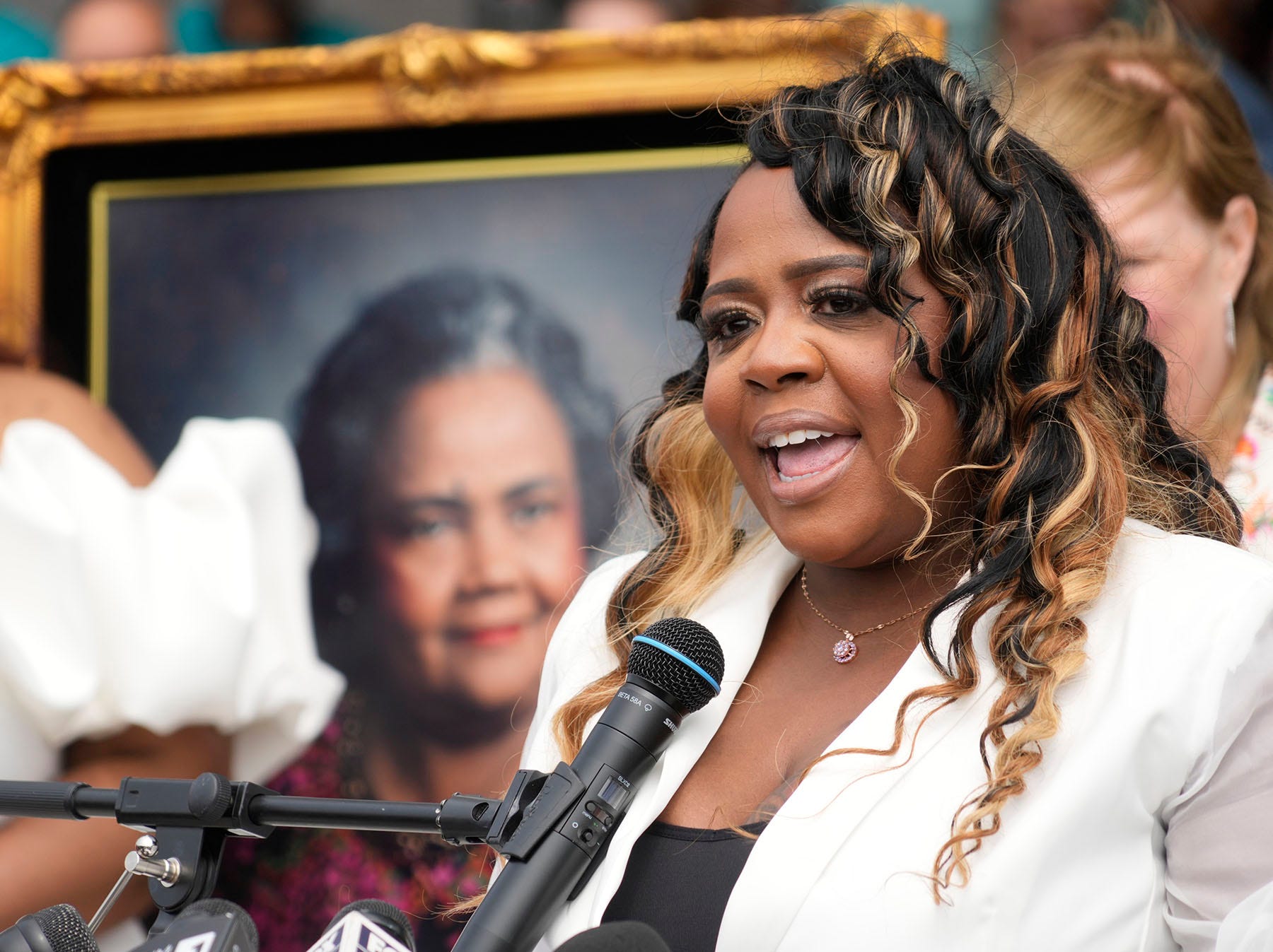 Milwaukee County Supervisor Coggs-Jones cleared in misconduct, campaign ...