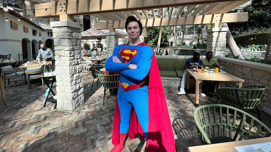 Gaylord Palms hosts Hall of Justice Character Dining for DC Summer event
