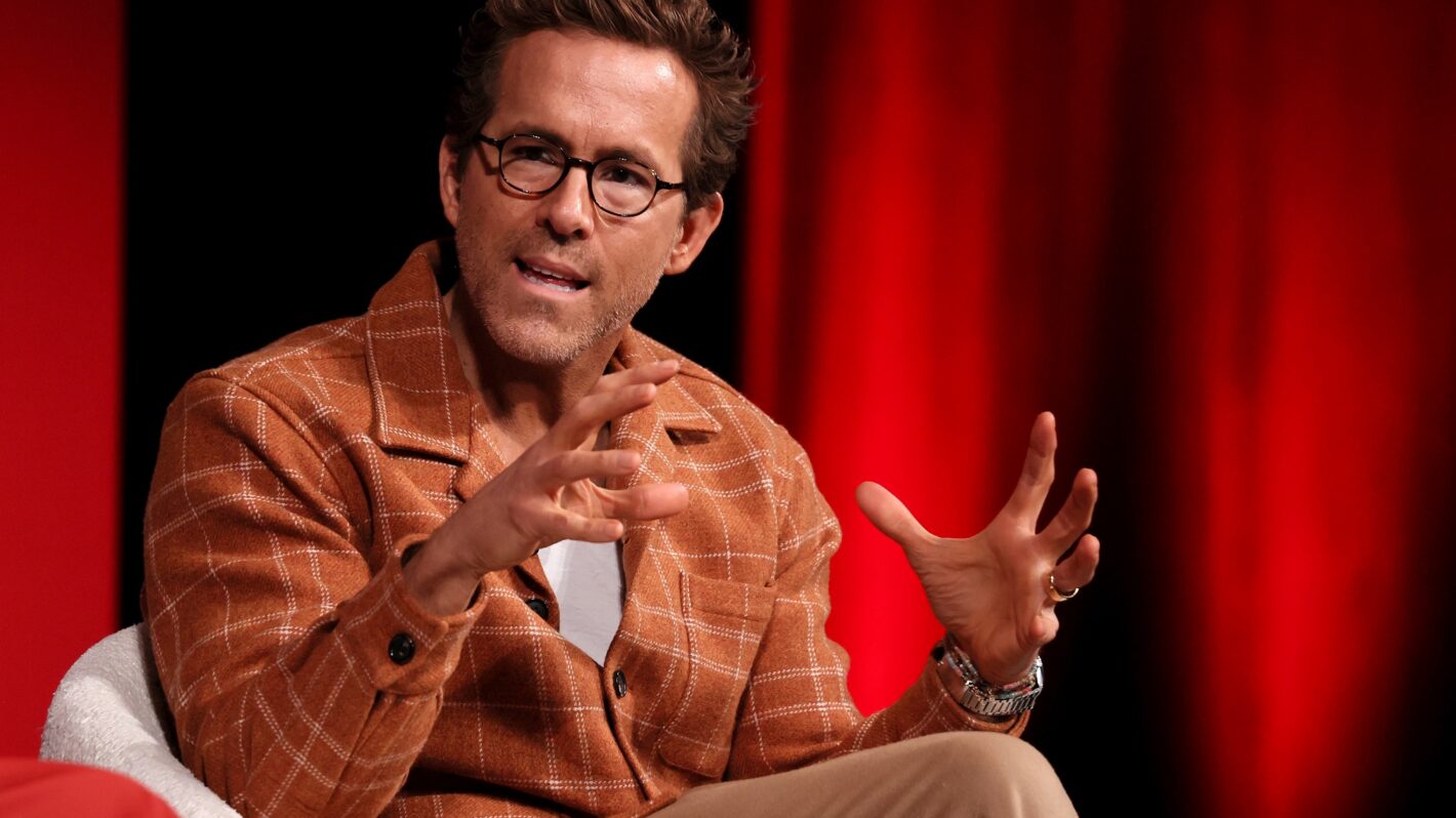 Ryan Reynolds Gets Candid About Genitalia, Green Day & His Wild New Nat ...