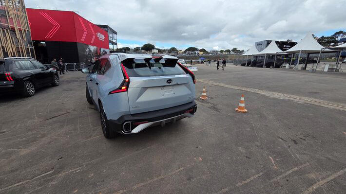 GAC GS4: demos uma voltinha em Interlagos com o carro híbrido mais barato do Brasil