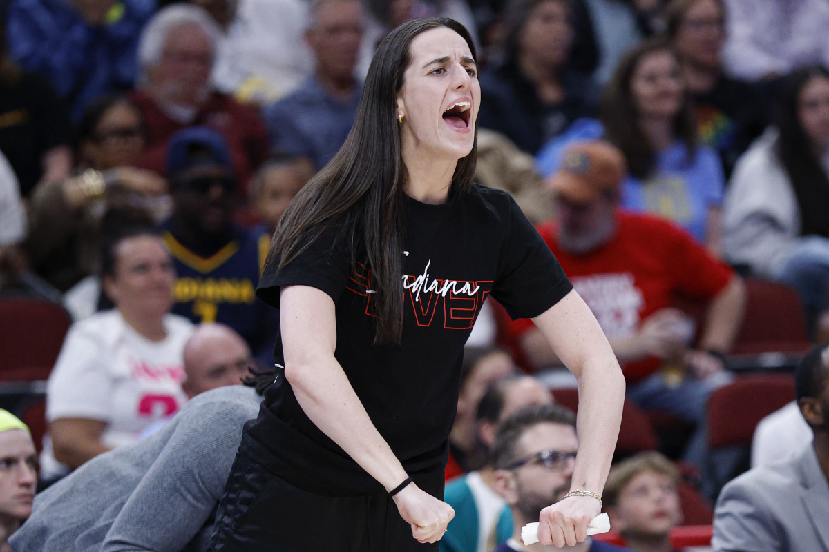 LeBron James' Comment About Caitlin Clark Has Fans Buzzing