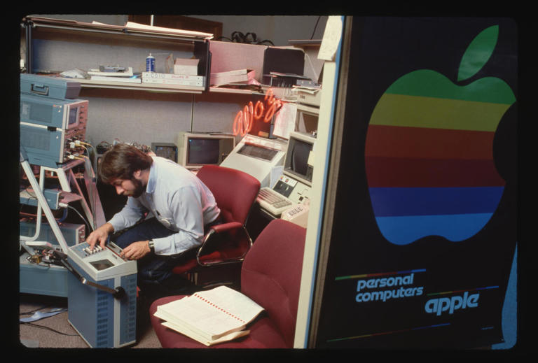 ‘The Magic of Code’ Review: The Book of Binary