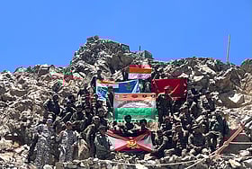 Army conducts Tololing peak expedition ahead of 26 th Kargil Vijay Diwas