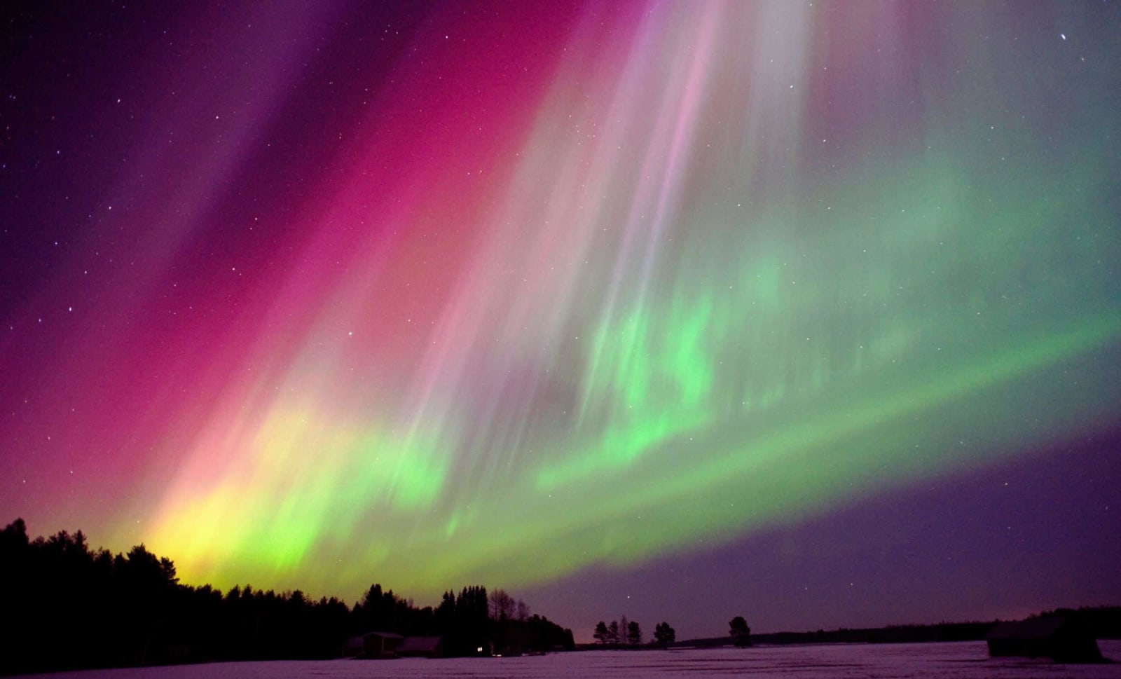Northern Lights Alert: Auroras Set to Illuminate the Skies Across 18 U ...
