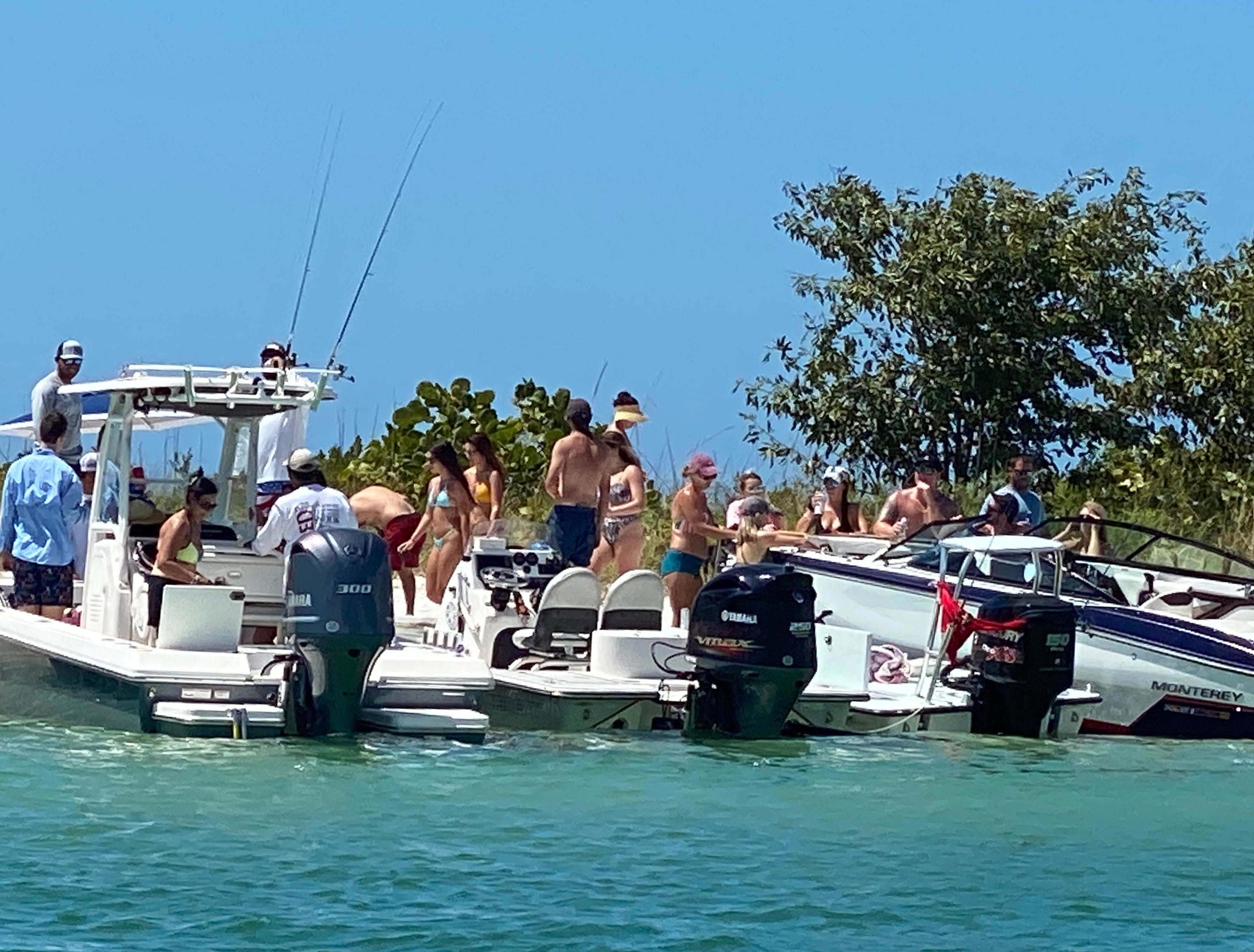 Naples canoe races, Keewaydin party: Can they co-exist and still ...