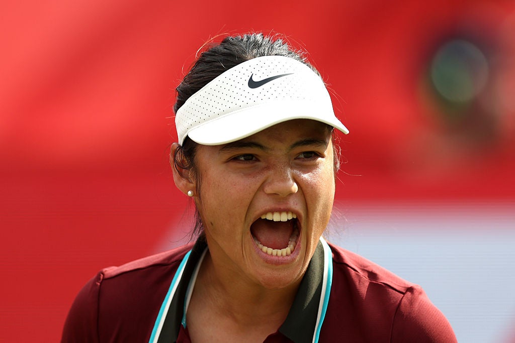 Emma Raducanu vs Qinwen Zheng live: Queen’s Club tennis scores as ...